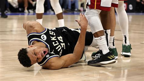 Giannis Antetokounmpo Back Misses Game 2 Vs Heat