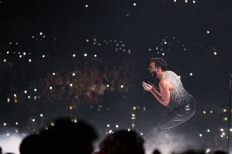 Marco Mengoni in arrivo la bilingue La dernière chanson Due vite verso il tour europeo