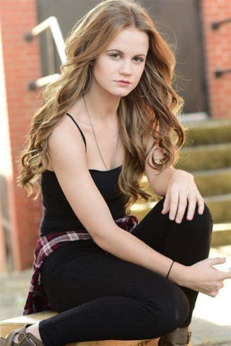 An Up To Date Fashionista Mackenzie Lintz K4 Fashion