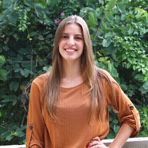 Isabela Dorta Analista Financeiro Hostfiber Linkedin