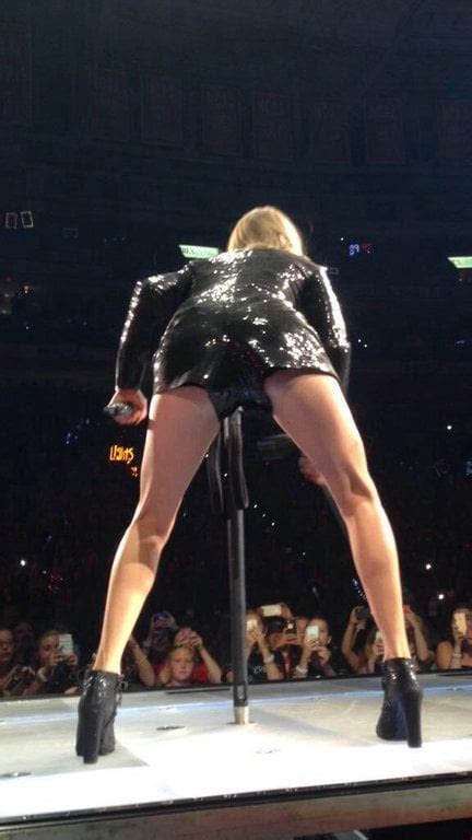 Taylor Swift From The Back Rtaylorswiftslegs