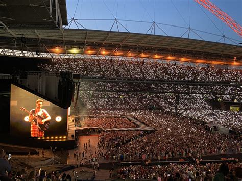 Hello London Harry Styles Wembley 2023 Misswidjaja