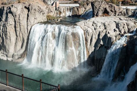 How To Visit Shoshone Falls Idaho October November Roads And