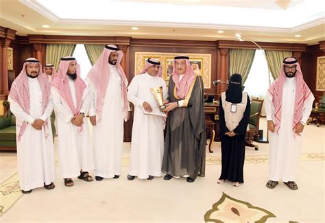 سمو أمير منطقة جازان يتسلم التقرير السنوي للجمعية السعودية للتربية