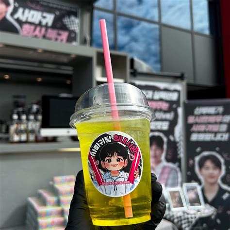 라프텔커피차 커피차 연예인커피차 기업커피차 Laftel 커피차 연예인커피차 가수 태연님🩷 놀토 촬영 커피차 서포트🚘 안녕하세요 😎 라프텔 커피차입니다🥤