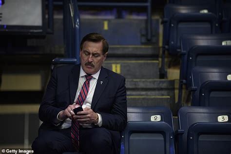 Mypillow Ceo Mike Lindell Pictured With New Phone At Trump Ohio Rally