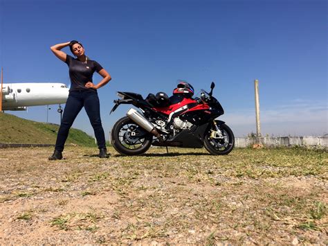 Moto Esportiva e Naked É possível viajar conforto Acelerada Adventure e Lifestyle