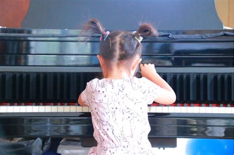 子供の音楽教育は何歳から始める？影響やメリット、始め方も紹介 子供の習い事の体験申込はコドモブースター