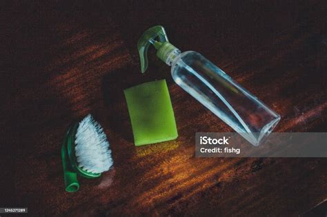 주방 욕실 및 기타 공간에서 다양한 표면을 청소할 수 있습니다 가사 집안일에 대한 스톡 사진 및 기타 이미지 가사 집안일