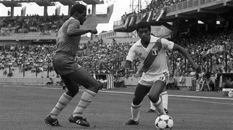 Este Es El Momento De Los Peruanos Julio César Uribe