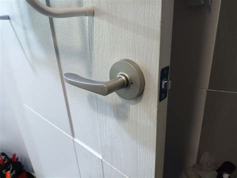 욕실문이 잠겼어요 청주 흥덕구 봉명동 원룸 욕실 문손잡이 교체 개미집수리 청주집수리 네이버 블로그