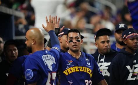 Los Tiburones De La Guaira De Venezuela Vencieron A Curazao Con Un