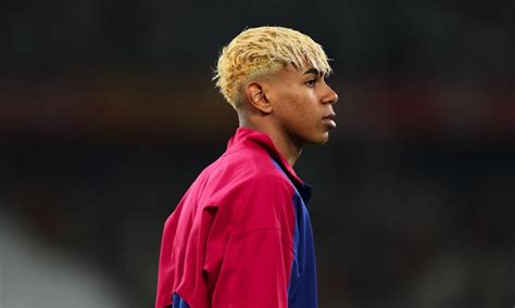 Official Lamine Yamal Becomes Barcelonas New No 10 Barca Universal