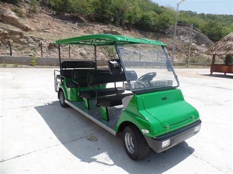 Xe chở khách du lịch chạy xăng