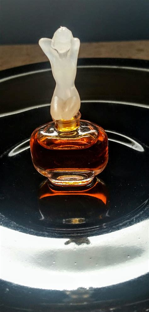 Isadora Isadora Paris άρωμα ένα άρωμα για γυναίκες 1976