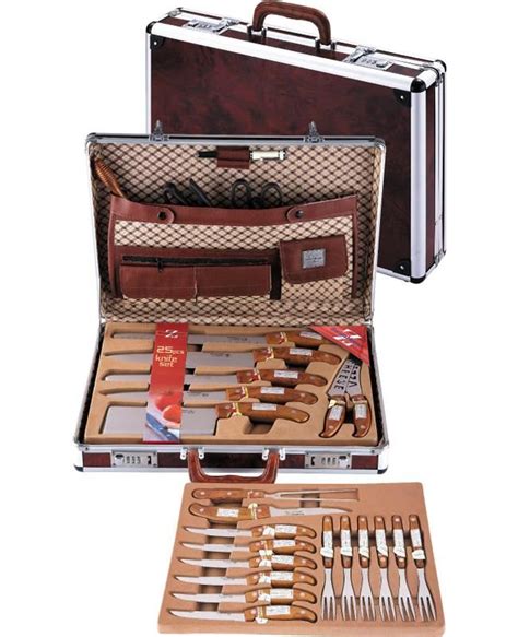 Набір для барбекю Swiss Home 25 предметів в коричневому кейсі | Humidors