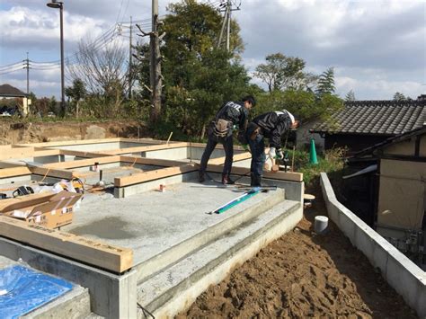 早島町で新築工事土台敷き