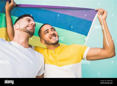 Portrait Gay Male Couple Partners Fotos Und Bildmaterial In Hoher Auflösung Alamy