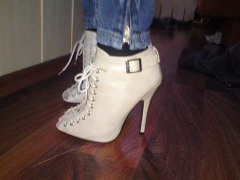 Wie Lernt Man Auf 12cm Hohen Schuhen Laufen Und Tanzen Schuhe High