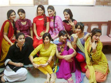 Sexy Desi College Girls