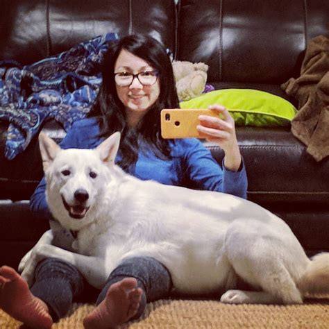 43岁嘉碧仪近照流出似少女！淡出18年返美定居 疑似另一半曝光 星岛日报