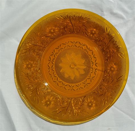 Vintage Indiana Glass Daisy Pattern Amber Glass Faceted Plate 9
