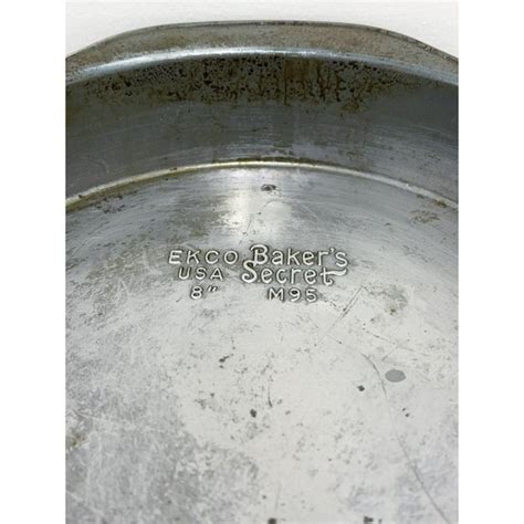 Ekco Kitchen Vintage Ekco Secret Made In Usa Bakers Secret 8 M95 Cake Pan Poshmark