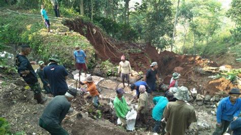 Saluran Irigasi Diterjang Longsor Ribuan Hektare Sawah Di 5 Desa