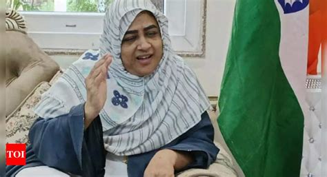 Mahila Empowerment Party Chief Nowhera Shaik Welcomes Pm Narendra Modi