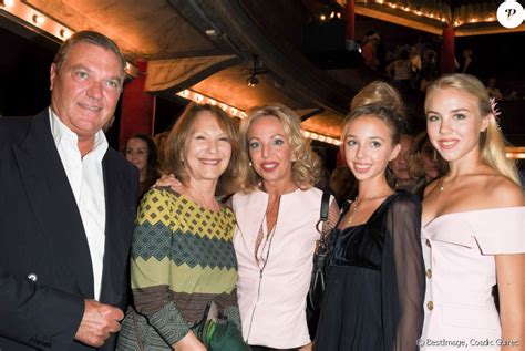 Le Prince Charles Et La Princesse Camilla De Bourbon Des Deux Siciles