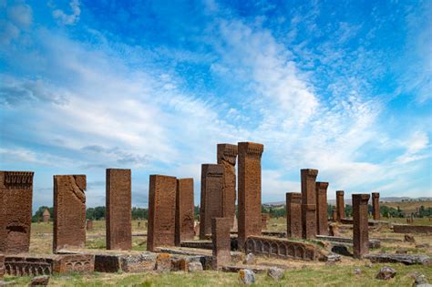 Batu Nisan Ahlat Terkenal Dengan Dimensi Dan Desainnya Foto Stok
