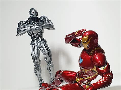 Iron Man Vs Ultron Ractionfigures