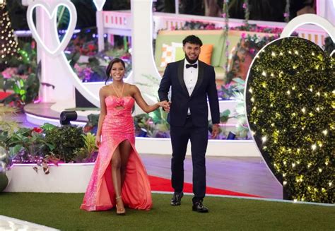 Amaya Espinal Love Island Usa 7 Height Age Biography Starsunfolded