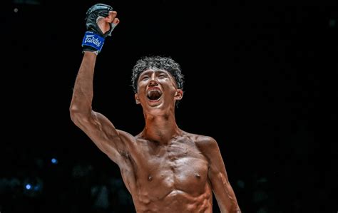 الإعلان عن نزال الجزائري نبيل عنان القادم في بطولة ون Bein Sports