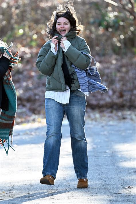 Filha De Tom Cruise Suri é Vista Saltitante Após Fim Do Namoro E