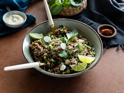 Thajský Salát Z Mletého Vepřového Laab Moo Isan