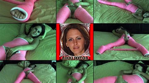 Nikki Sexton Dhs And Spreader Extreme Cast Tease And Masturbation