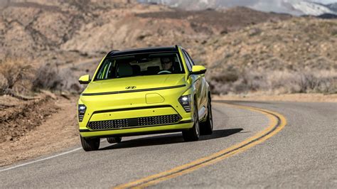 Hyundai Kona Electric With Small Battery Gets 35 Mileskwh Epa Energy
