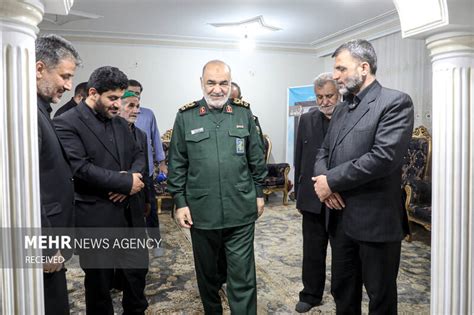 مشرق نیوز عکسدیدار فرمانده کل سپاه با خانواده سردار شهید سید مهدی موسوی