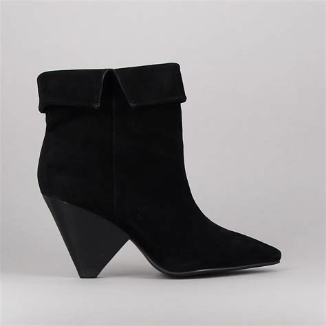 La marque Lola Cruz est en vente sur outremesure.fr