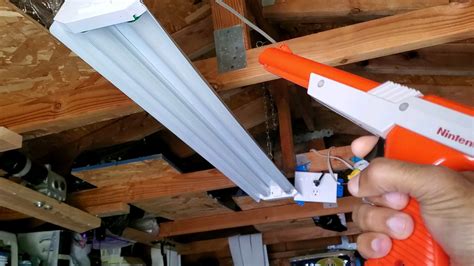 Used An Arduino To Turn An Old Nintendo Zapper Gun Into A Wireless