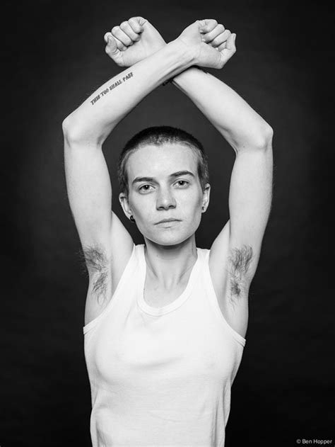 Natural Beauty Portraits De Femmes Aux Aisselles Poilues 2tout2rien