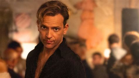 Supersex Netflix Rocco Siffredi A De La Dynamite Entre Les Jambes Dans La Nouvelle Bande