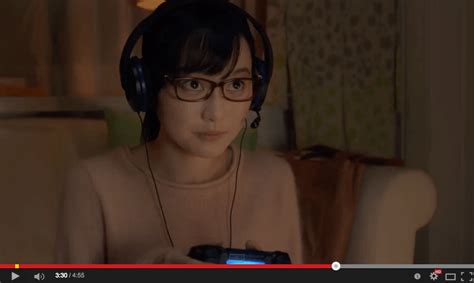 Japanese Gamer Girl S Crazy Controller Grip Shocks Internet Is