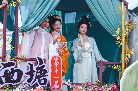 浙江嘉兴：第十一届西塘汉服文化周开幕 人民图片网