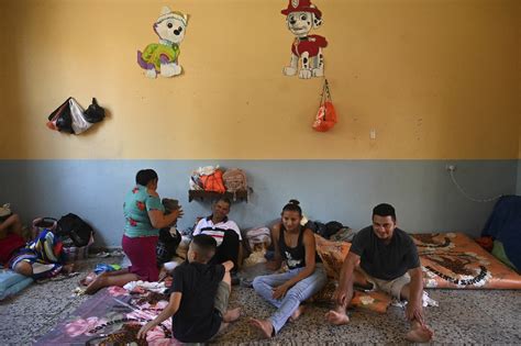 Más De 12000 Personas Evacuadas Por Lluvias Que Desbordaron Ríos En