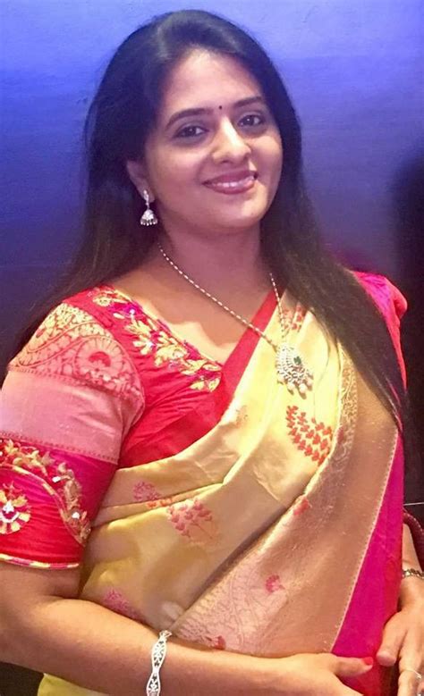 Pin By Alpuza On Aunties 3 Beutiful Women Beautiful Women Naturally
