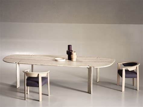 Isamu Stone 桌子 By Baxter