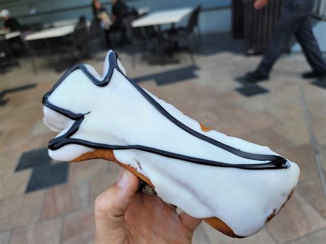 Review Halloween Horror Nights 2022 Doughnuts From Voodoo Doughnut At