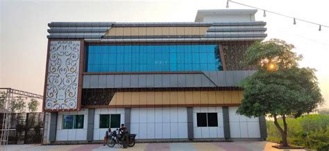 Reflective Glass Work At ₹ 300sq Ft In Moradabad Id 25240333012